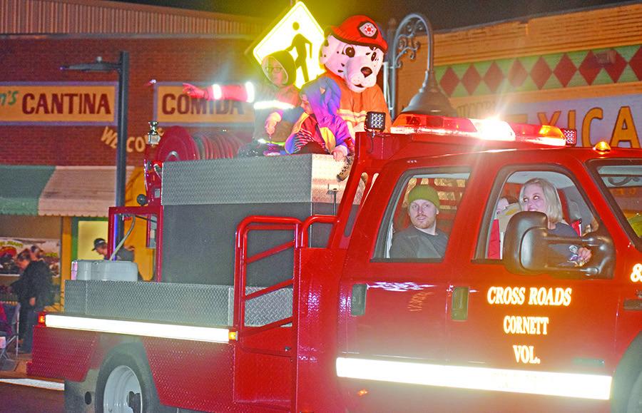 Hughes Springs parade and tree lighting bring Christmas cheer to ...