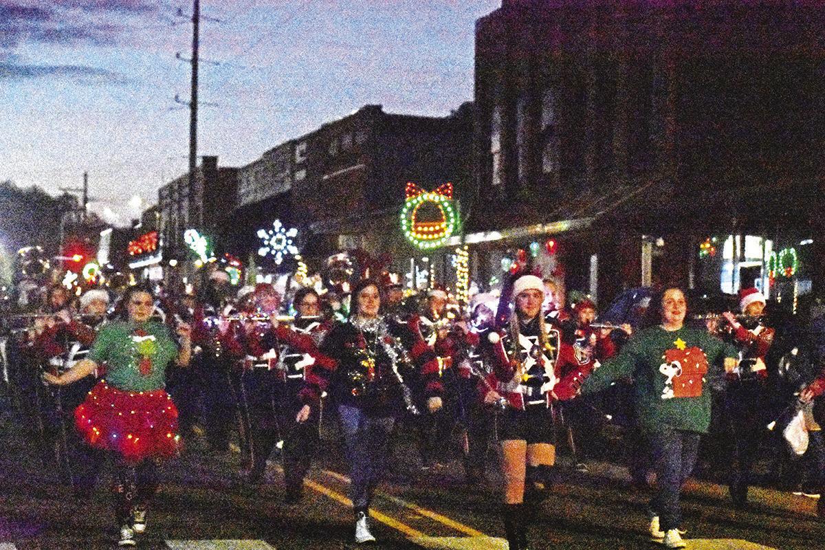 Hughes Springs parade and tree lighting bring Christmas cheer to ...