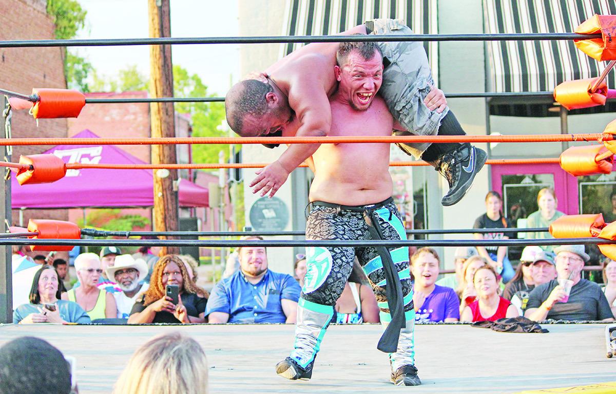 Dwarfanators overtake downtown Daingerfield | Daingerfield Bee